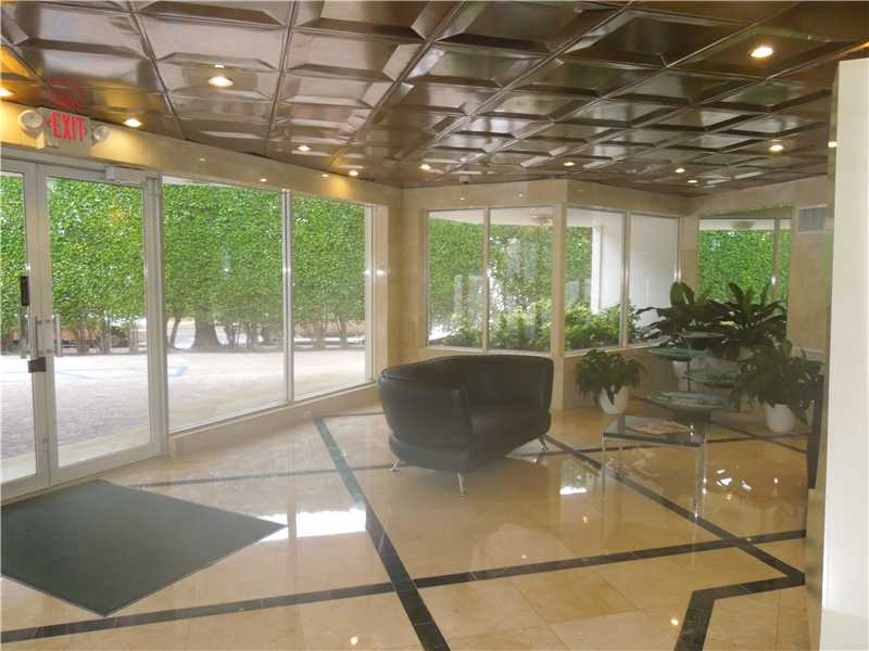 Octagon Towers - 1881 Washington Ave Miami Beach 33139