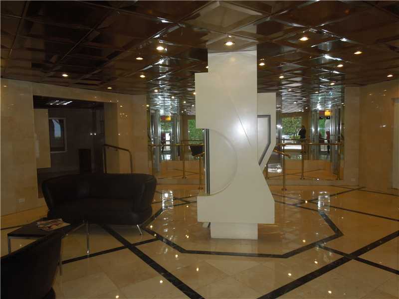 Octagon Towers - 1881 Washington Ave Miami Beach 33139